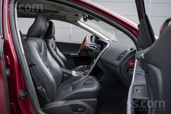 Volvo XC60 2010 Rīga, ar dzinēja tilpumu 2.00 L un nobraukumu 0 tūkst. km par 8500 €, foto 10 vietnē AUTOMOTO.COM.LV
