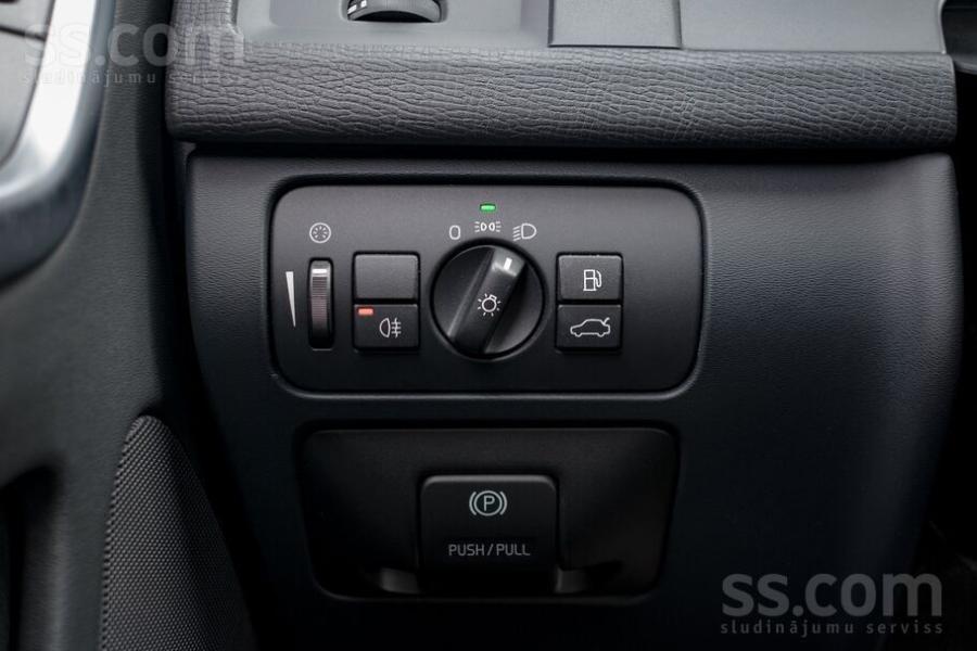 Volvo XC60 2010 in Riga, with an engine capacity of 2.00 L and mileage of 0 thousand km for 8500 €, photo 25 on AUTOMOTO.COM.LV
