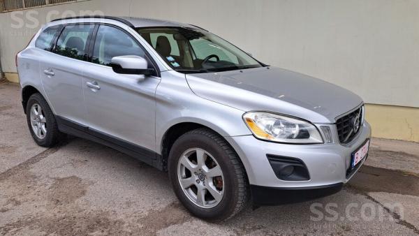 Volvo XC60 2010 Ogre, ar dzinēja tilpumu 2.40 L un nobraukumu 268 tūkst. km par 7650 €, foto 1 vietnē AUTOMOTO.COM.LV