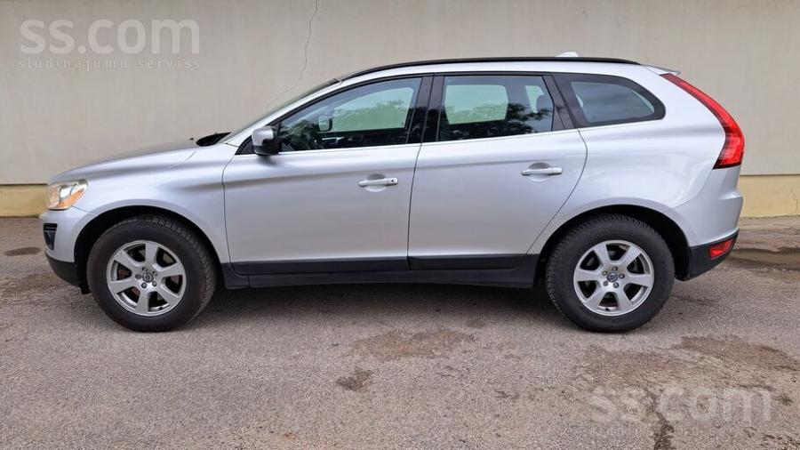Volvo XC60 2010 Ogre, ar dzinēja tilpumu 2.40 L un nobraukumu 268 tūkst. km par 7650 €, foto 9 vietnē AUTOMOTO.COM.LV
