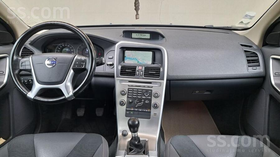 Volvo XC60 2010 Ogre, ar dzinēja tilpumu 2.40 L un nobraukumu 268 tūkst. km par 7650 €, foto 12 vietnē AUTOMOTO.COM.LV
