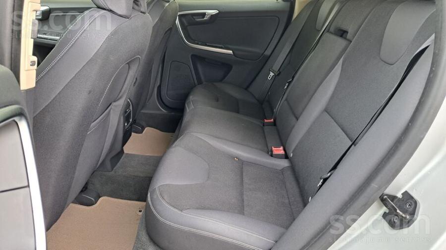 Volvo XC60 2010 Ogre, ar dzinēja tilpumu 2.40 L un nobraukumu 268 tūkst. km par 7650 €, foto 16 vietnē AUTOMOTO.COM.LV