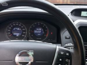 Volvo XC60 2010 in Birzai, with an engine capacity of 2.40 L and mileage of 274 thousand km for 6500 €, photo 5 on AUTOMOTO.COM.LV