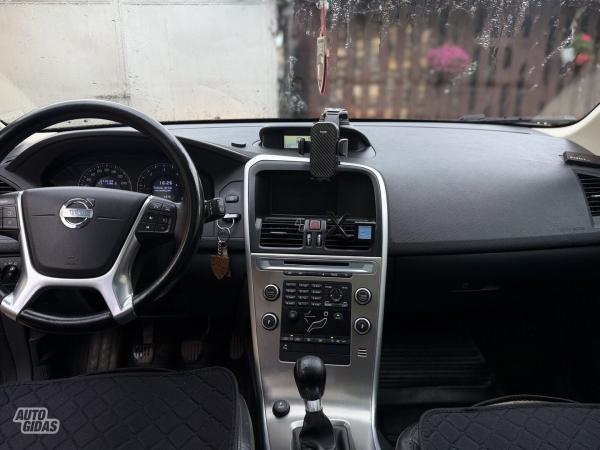 Volvo XC60 2010 in Birzai, with an engine capacity of 2.40 L and mileage of 274 thousand km for 6500 €, photo 5 on AUTOMOTO.COM.LV