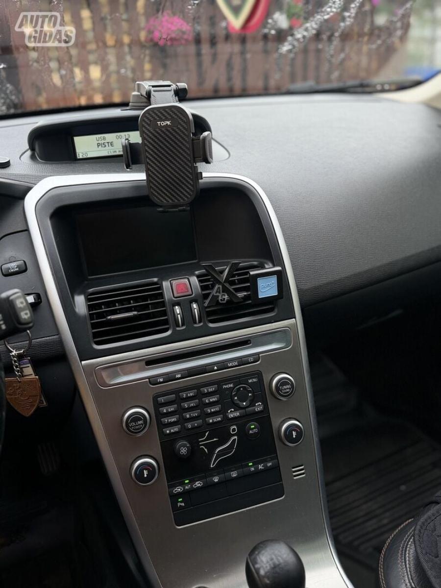 Volvo XC60 2010 in Birzai, with an engine capacity of 2.40 L and mileage of 274 thousand km for 6500 €, photo 7 on AUTOMOTO.COM.LV
