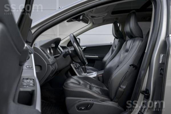 Volvo XC60 2010 in Riga, with an engine capacity of 2.40 L and mileage of 0 thousand km for 6750 €, photo 10 on AUTOMOTO.COM.LV