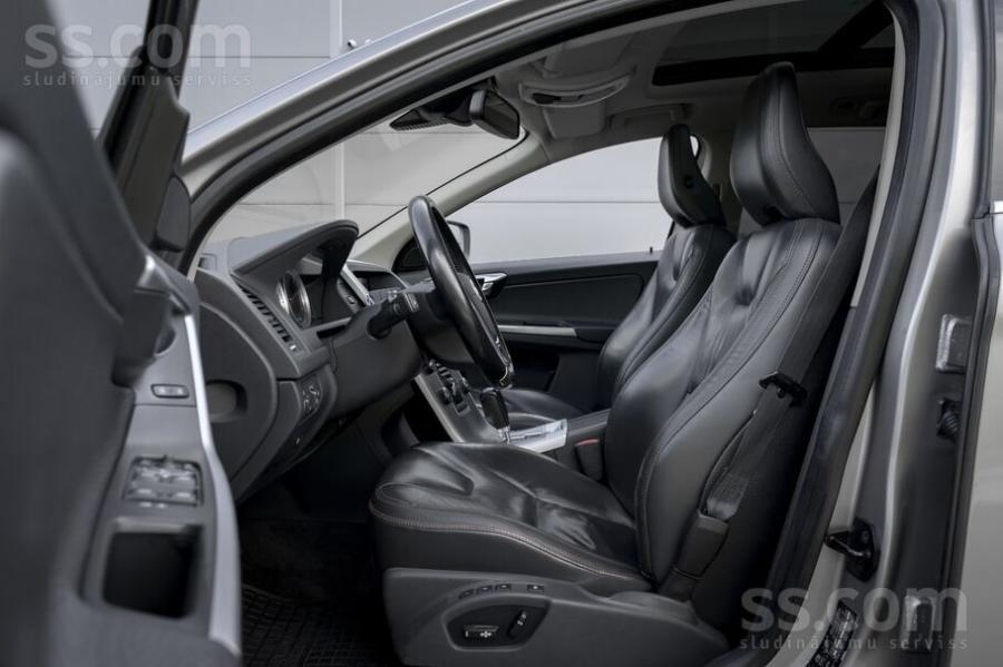 Volvo XC60 2010 Rīga, ar dzinēja tilpumu 2.40 L un nobraukumu 0 tūkst. km par 6750 €, foto 11 vietnē AUTOMOTO.COM.LV