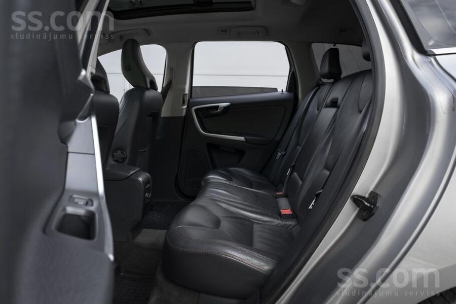 Volvo XC60 2010 Rīga, ar dzinēja tilpumu 2.40 L un nobraukumu 0 tūkst. km par 6750 €, foto 14 vietnē AUTOMOTO.COM.LV
