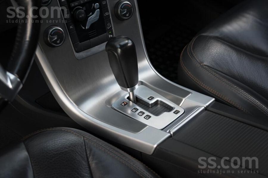 Volvo XC60 2010 Rīga, ar dzinēja tilpumu 2.40 L un nobraukumu 0 tūkst. km par 6750 €, foto 26 vietnē AUTOMOTO.COM.LV