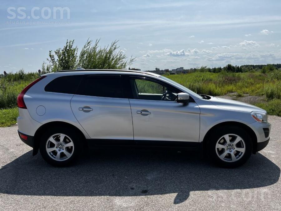 Volvo XC60 2010 Rīga, ar dzinēja tilpumu 2.40 L un nobraukumu 239 tūkst. km par 8100 €, foto 3 vietnē AUTOMOTO.COM.LV