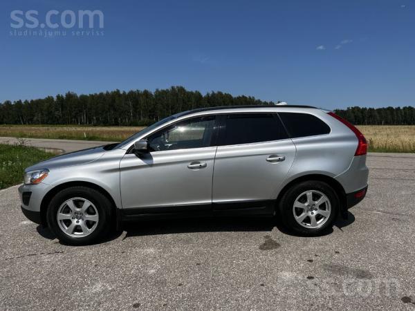 Volvo XC60 2010 Rīga, ar dzinēja tilpumu 2.40 L un nobraukumu 239 tūkst. km par 8100 €, foto 3 vietnē AUTOMOTO.COM.LV