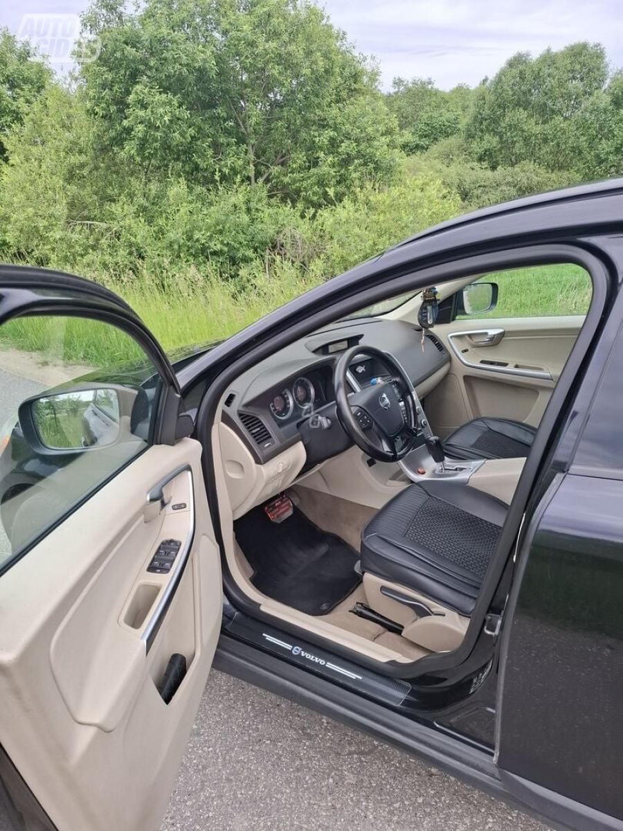 Volvo XC60 2010 in Vilnius, with an engine capacity of 2.40 L and mileage of 446 thousand km for 5000 €, photo 16 on AUTOMOTO.COM.LV