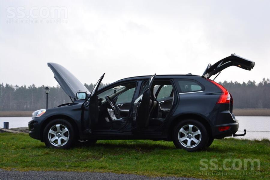 Volvo XC60 2010 Rīga, ar dzinēja tilpumu 2.40 L un nobraukumu 284 tūkst. km par 7999 €, foto 1 vietnē AUTOMOTO.COM.LV