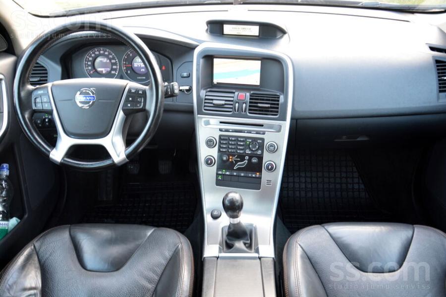 Volvo XC60 2010 Rīga, ar dzinēja tilpumu 2.40 L un nobraukumu 284 tūkst. km par 7999 €, foto 4 vietnē AUTOMOTO.COM.LV