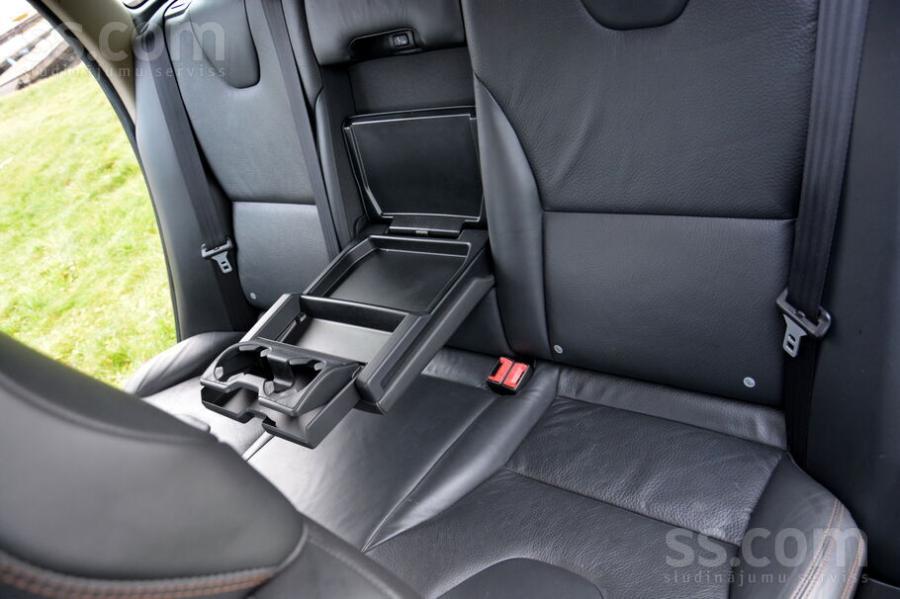 Volvo XC60 2010 Rīga, ar dzinēja tilpumu 2.40 L un nobraukumu 284 tūkst. km par 7999 €, foto 20 vietnē AUTOMOTO.COM.LV