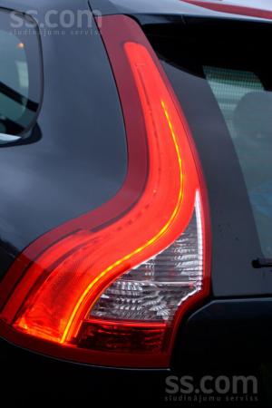 Volvo XC60 2010 Rīga, ar dzinēja tilpumu 2.40 L un nobraukumu 284 tūkst. km par 7999 €, foto 22 vietnē AUTOMOTO.COM.LV