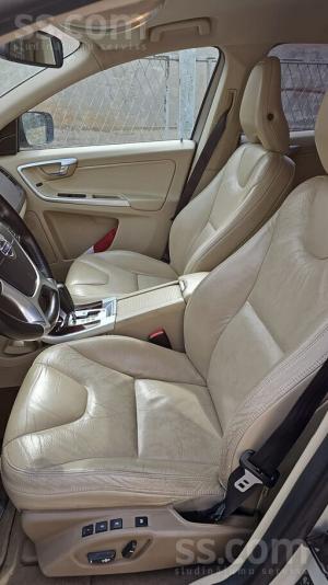 Volvo XC60 2010 Daugavpils, ar dzinēja tilpumu 2.40 L un nobraukumu 176 tūkst. km par 13000 €, foto 11 vietnē AUTOMOTO.COM.LV