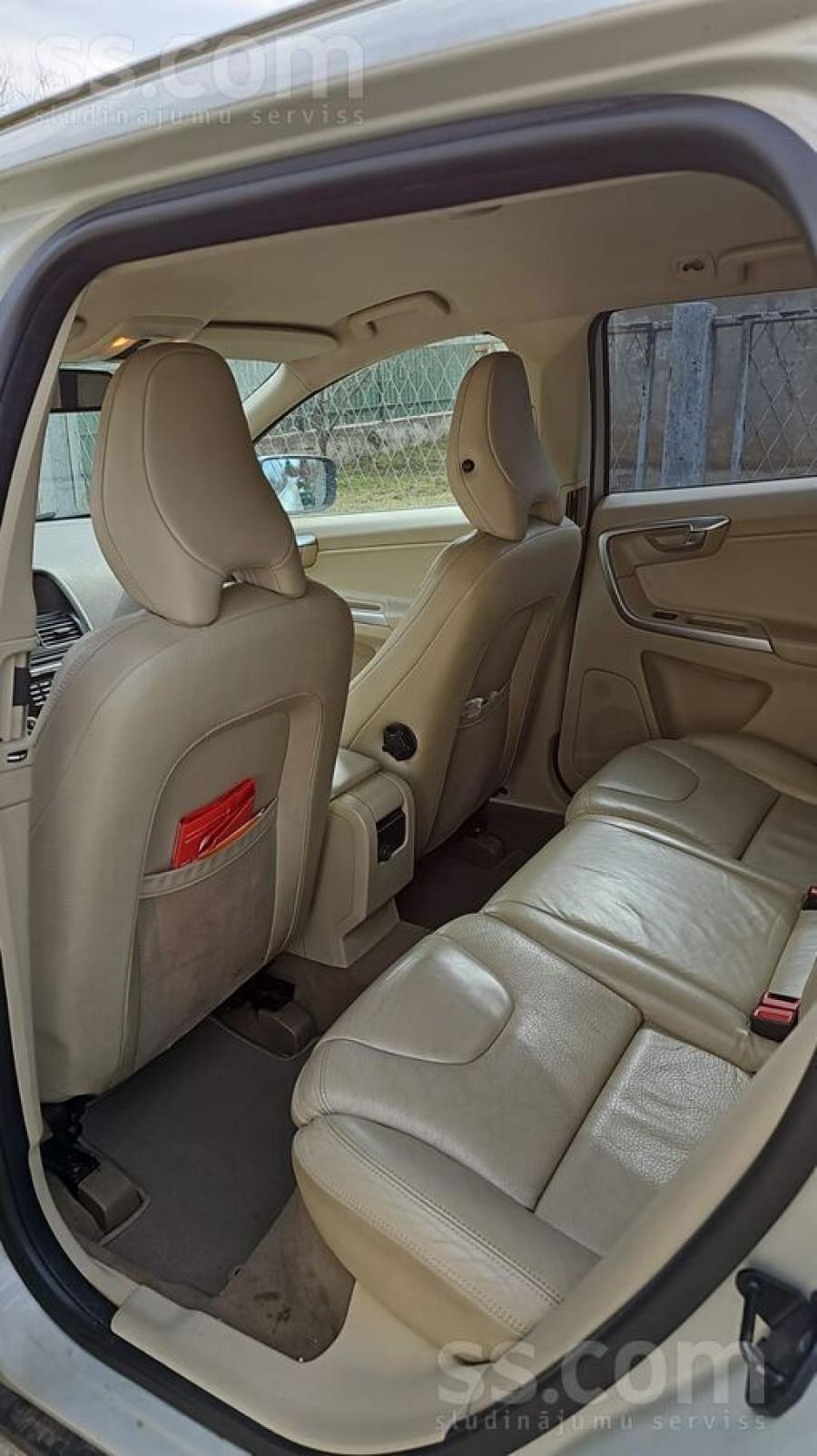 Volvo XC60 2010 Daugavpils, ar dzinēja tilpumu 2.40 L un nobraukumu 176 tūkst. km par 13000 €, foto 12 vietnē AUTOMOTO.COM.LV