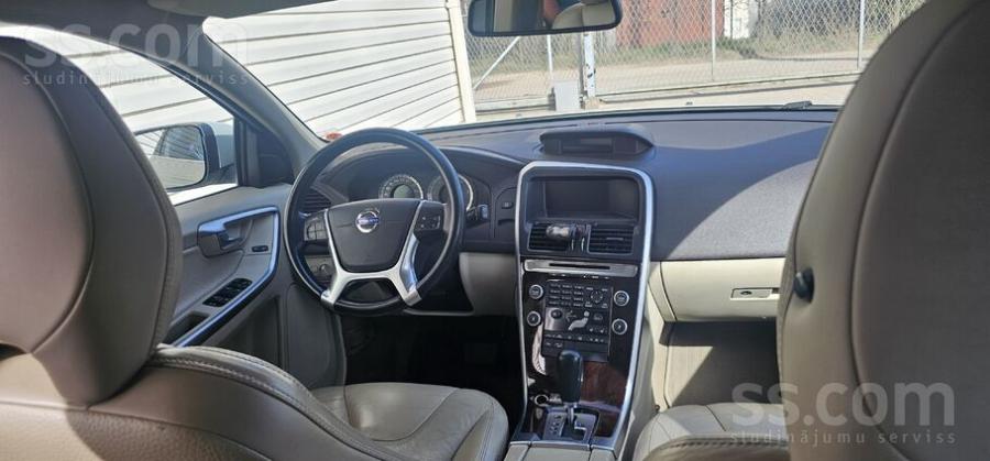 Volvo XC60 2010 Daugavpils, ar dzinēja tilpumu 2.40 L un nobraukumu 176 tūkst. km par 13000 €, foto 19 vietnē AUTOMOTO.COM.LV