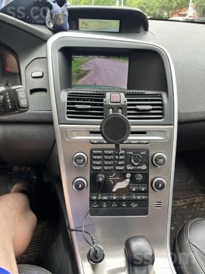 Volvo XC60 2010 in Riga, with an engine capacity of 2.40 L and mileage of 320 thousand km for 8000 €, photo 6 on AUTOMOTO.COM.LV