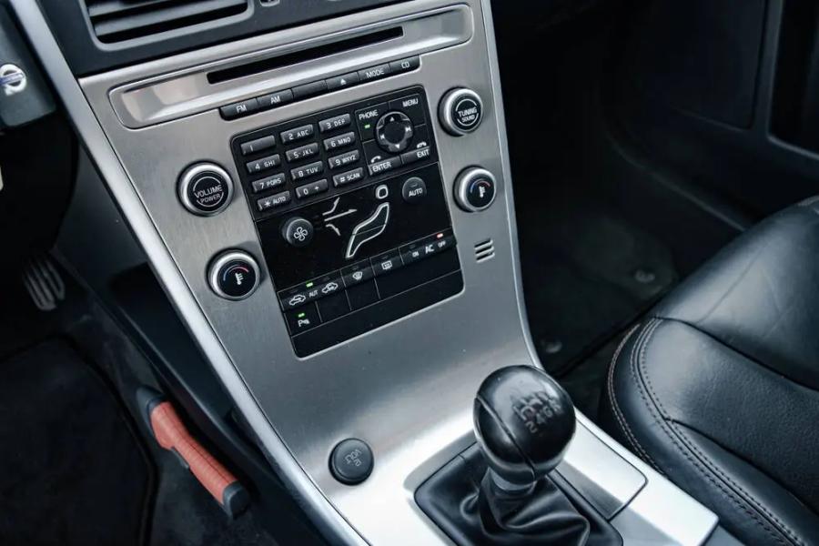 Volvo XC60 2010 Tukums, ar dzinēja tilpumu 2.40 L un nobraukumu 279 tūkst. km par 7980 €, foto 26 vietnē AUTOMOTO.COM.LV