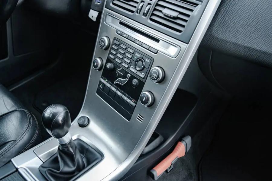 Volvo XC60 2010 Tukums, ar dzinēja tilpumu 2.40 L un nobraukumu 279 tūkst. km par 7980 €, foto 31 vietnē AUTOMOTO.COM.LV