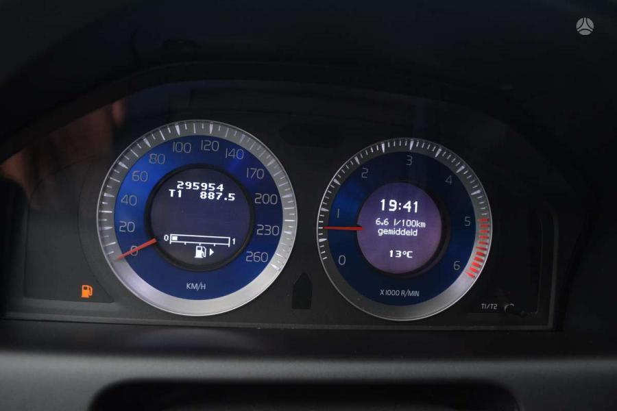 Volvo XC60 2010 in Klaipeda, with an engine capacity of 1.98 L and mileage of 280 thousand km for 8750 €, photo 19 on AUTOMOTO.COM.LV