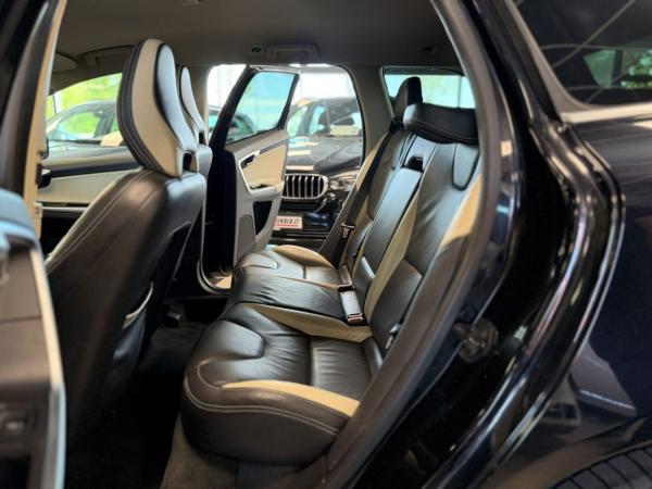 Volvo XC60 2010 in Klaipeda, with an engine capacity of 2.40 L and mileage of 346 thousand km for 9950 €, photo 5 on AUTOMOTO.COM.LV