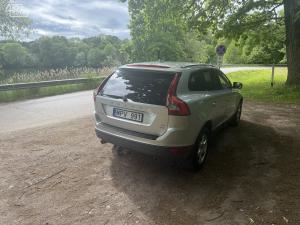 Volvo XC60 2010 in Vilnius, with an engine capacity of 2.40 L and mileage of 329 thousand km for 5000 €, photo 3 on AUTOMOTO.COM.LV