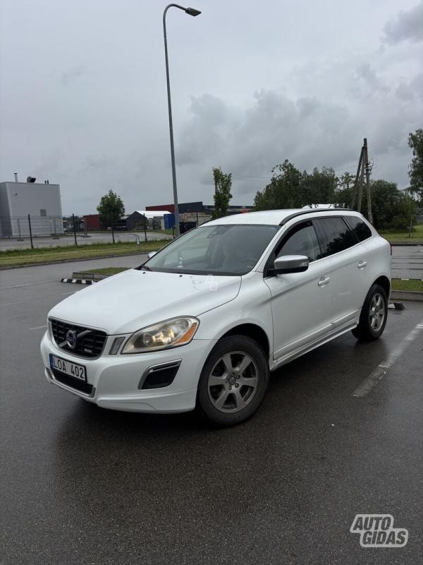 Volvo XC60 2010 Kaišiadorys, ar dzinēja tilpumu 2.40 L un nobraukumu 366 tūkst. km par 6800 €, foto 2 vietnē AUTOMOTO.COM.LV