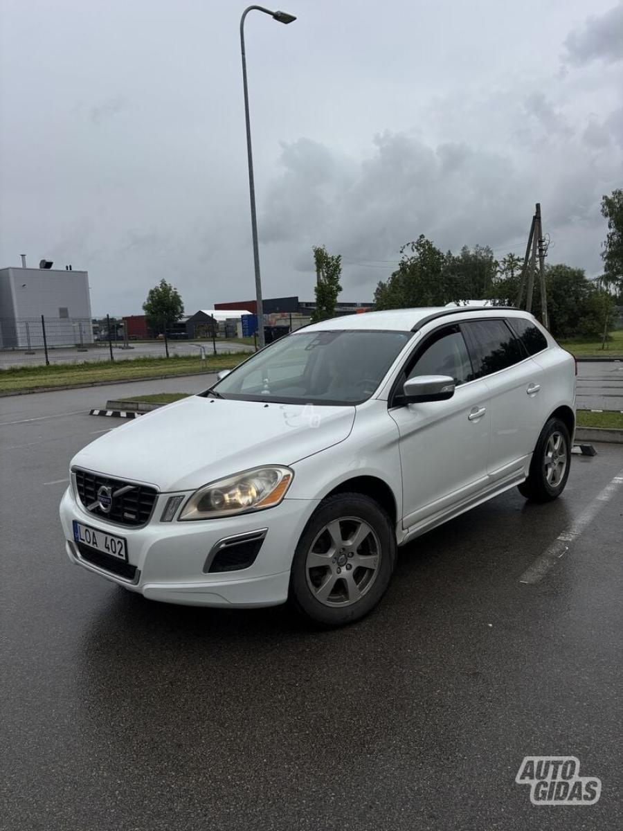 Volvo XC60 2010 in Kaisiadorys, with an engine capacity of 2.40 L and mileage of 366 thousand km for 6800 €, photo 3 on AUTOMOTO.COM.LV