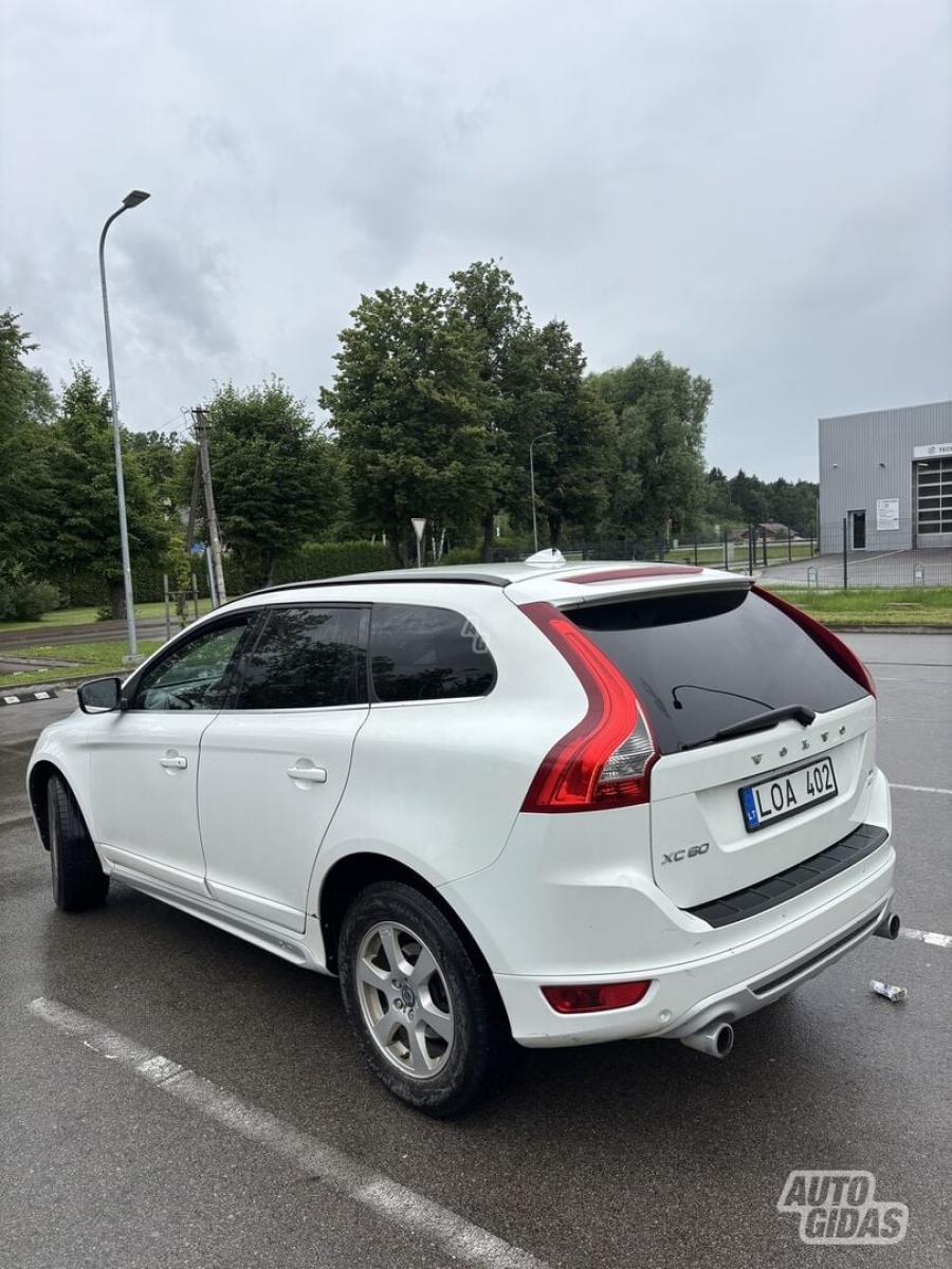 Volvo XC60 2010 in Kaisiadorys, with an engine capacity of 2.40 L and mileage of 366 thousand km for 6800 €, photo 5 on AUTOMOTO.COM.LV