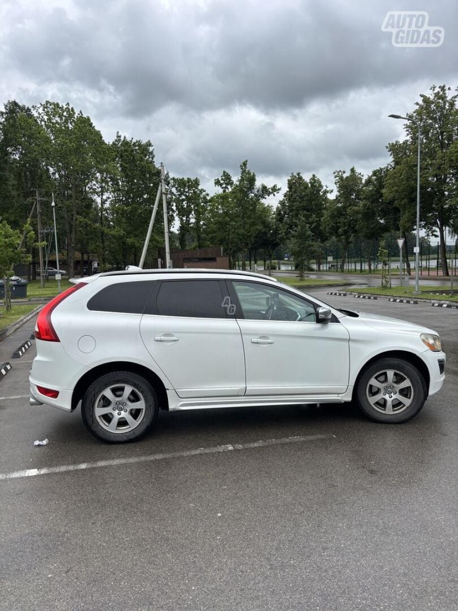 Volvo XC60 2010 in Kaisiadorys, with an engine capacity of 2.40 L and mileage of 366 thousand km for 6800 €, photo 8 on AUTOMOTO.COM.LV
