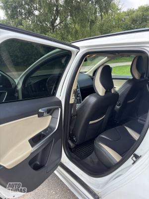 Volvo XC60 2010 in Kaisiadorys, with an engine capacity of 2.40 L and mileage of 366 thousand km for 6800 €, photo 14 on AUTOMOTO.COM.LV