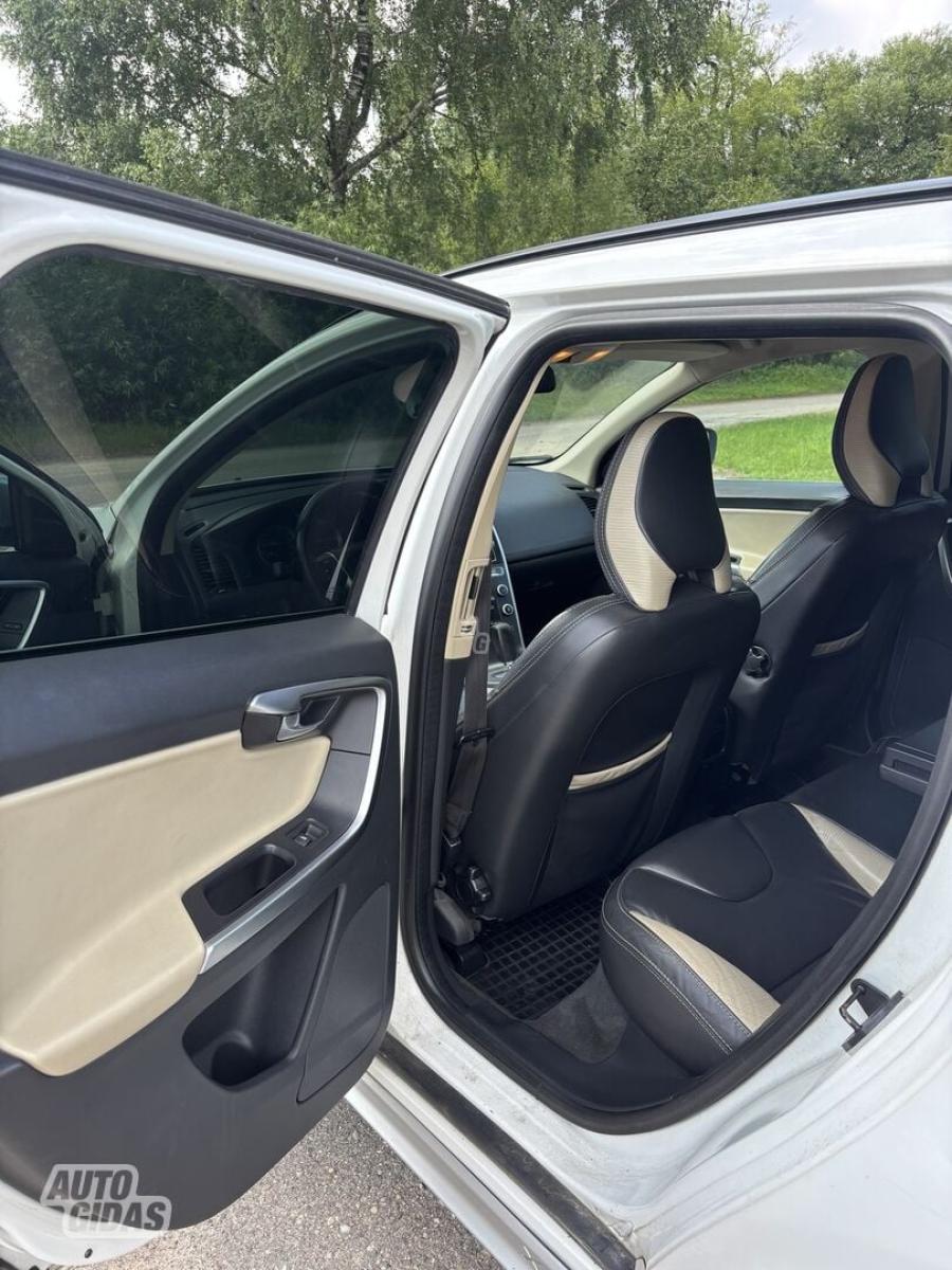 Volvo XC60 2010 in Kaisiadorys, with an engine capacity of 2.40 L and mileage of 366 thousand km for 6800 €, photo 14 on AUTOMOTO.COM.LV
