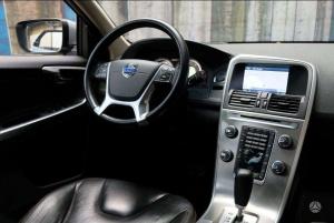 Volvo XC60 2010 in Vilnius, with an engine capacity of 2.40 L and mileage of 290 thousand km for 7999 €, photo 8 on AUTOMOTO.COM.LV