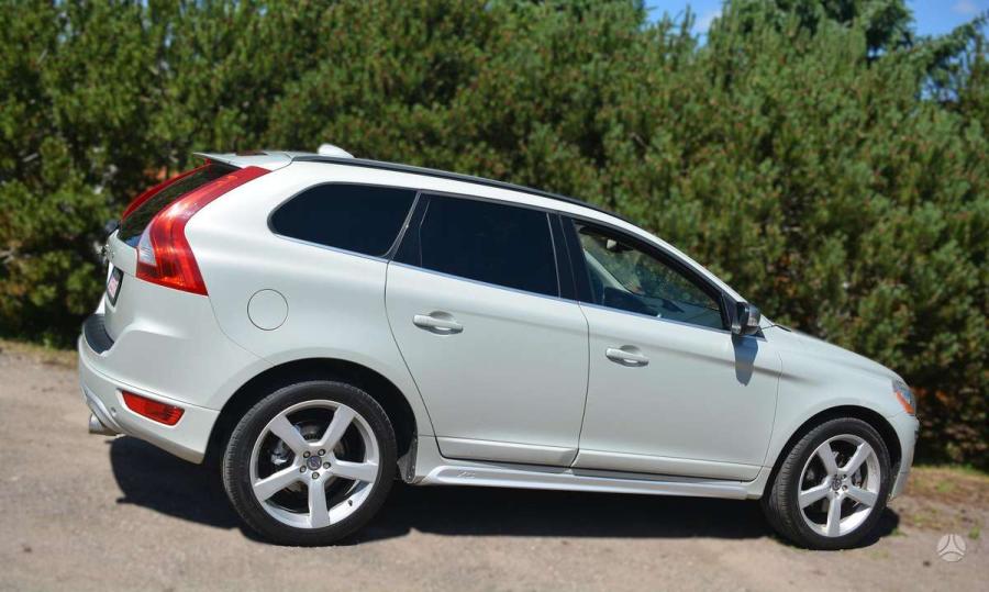 Volvo XC60 2010 Klaipėda, ar dzinēja tilpumu 1.98 L un nobraukumu 280 tūkst. km par 8650 €, foto 33 vietnē AUTOMOTO.COM.LV