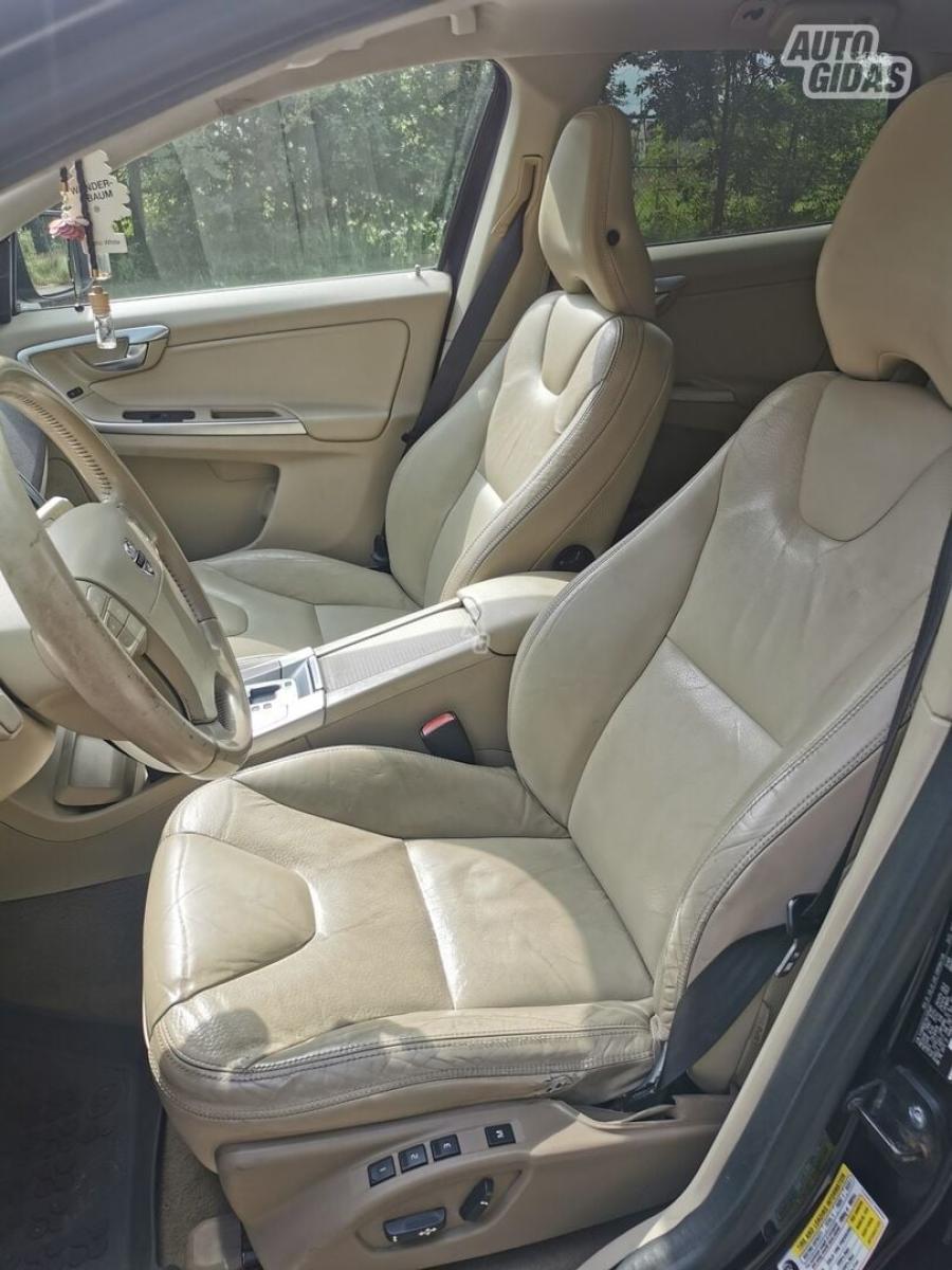 Volvo XC60 2010 in Panevezys, with an engine capacity of 3.00 L and mileage of 274 thousand km for 5500 €, photo 10 on AUTOMOTO.COM.LV