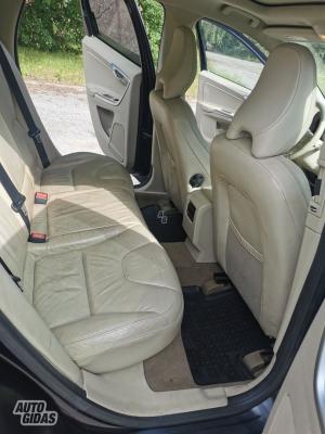 Volvo XC60 2010 in Panevezys, with an engine capacity of 3.00 L and mileage of 274 thousand km for 5500 €, photo 13 on AUTOMOTO.COM.LV