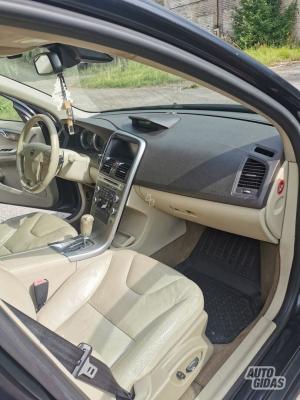 Volvo XC60 2010 in Panevezys, with an engine capacity of 3.00 L and mileage of 274 thousand km for 5500 €, photo 14 on AUTOMOTO.COM.LV