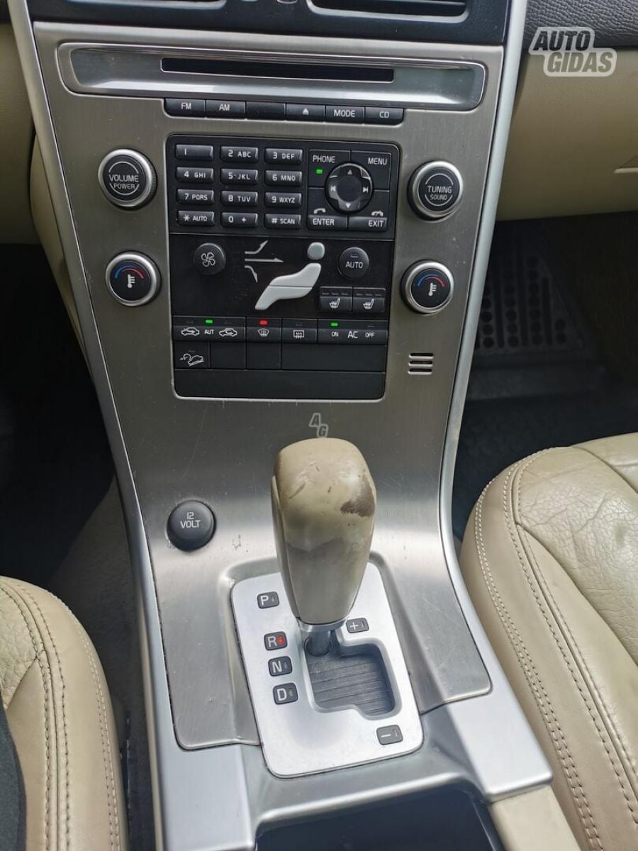 Volvo XC60 2010 in Panevezys, with an engine capacity of 3.00 L and mileage of 274 thousand km for 5500 €, photo 19 on AUTOMOTO.COM.LV