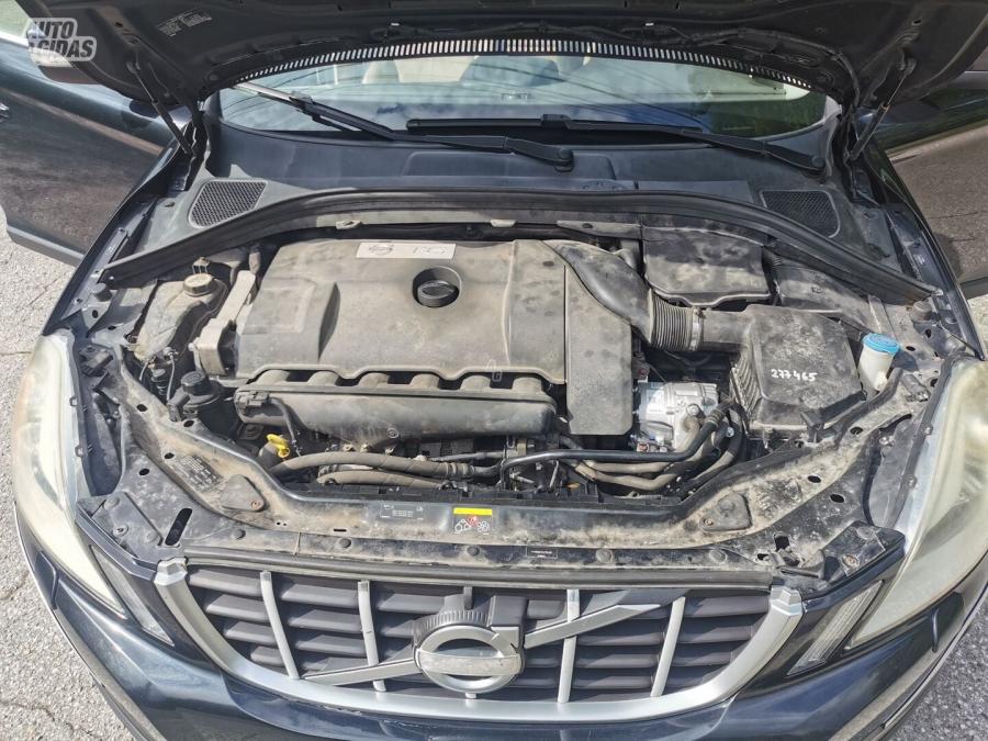 Volvo XC60 2010 in Panevezys, with an engine capacity of 3.00 L and mileage of 274 thousand km for 5500 €, photo 21 on AUTOMOTO.COM.LV