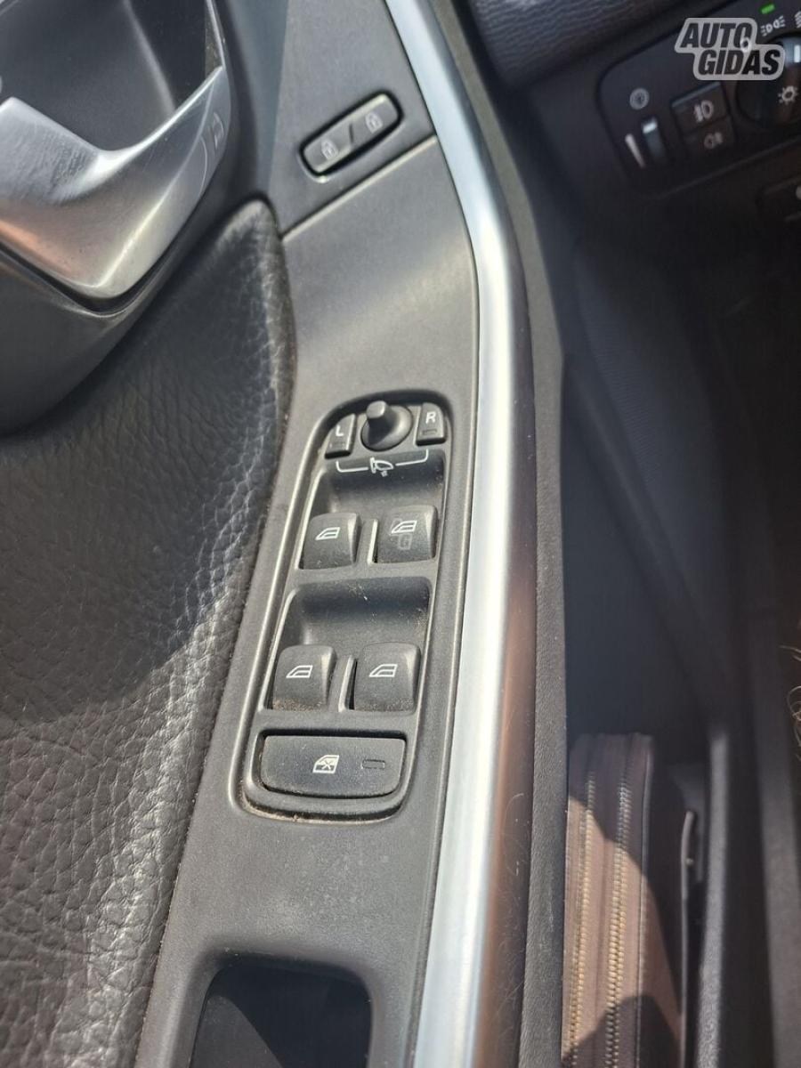 Volvo XC60 2010 Šauļi, ar dzinēja tilpumu 2.40 L un nobraukumu 0 tūkst. km par 6500 €, foto 15 vietnē AUTOMOTO.COM.LV