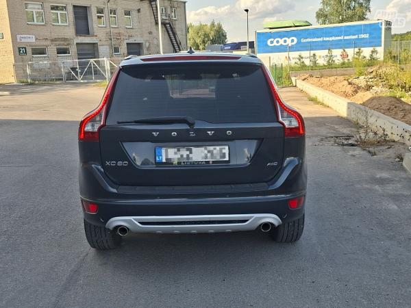 Volvo XC60 2010 in Siauliai, with an engine capacity of 2.40 L and mileage of 330 thousand km for 6400 €, photo 3 on AUTOMOTO.COM.LV