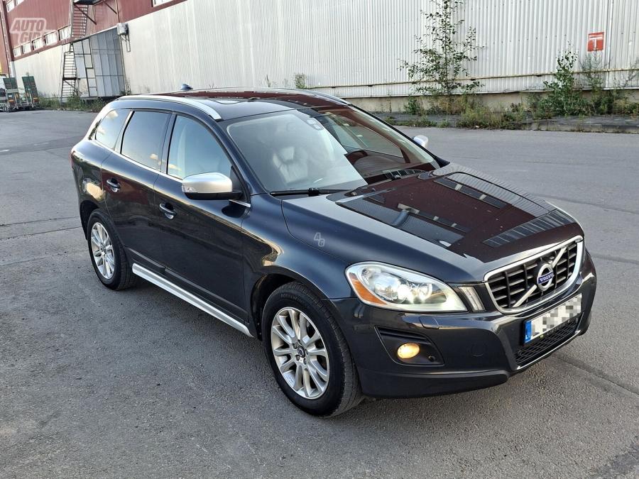Volvo XC60 2010 in Siauliai, with an engine capacity of 2.40 L and mileage of 330 thousand km for 6400 €, photo 1 on AUTOMOTO.COM.LV