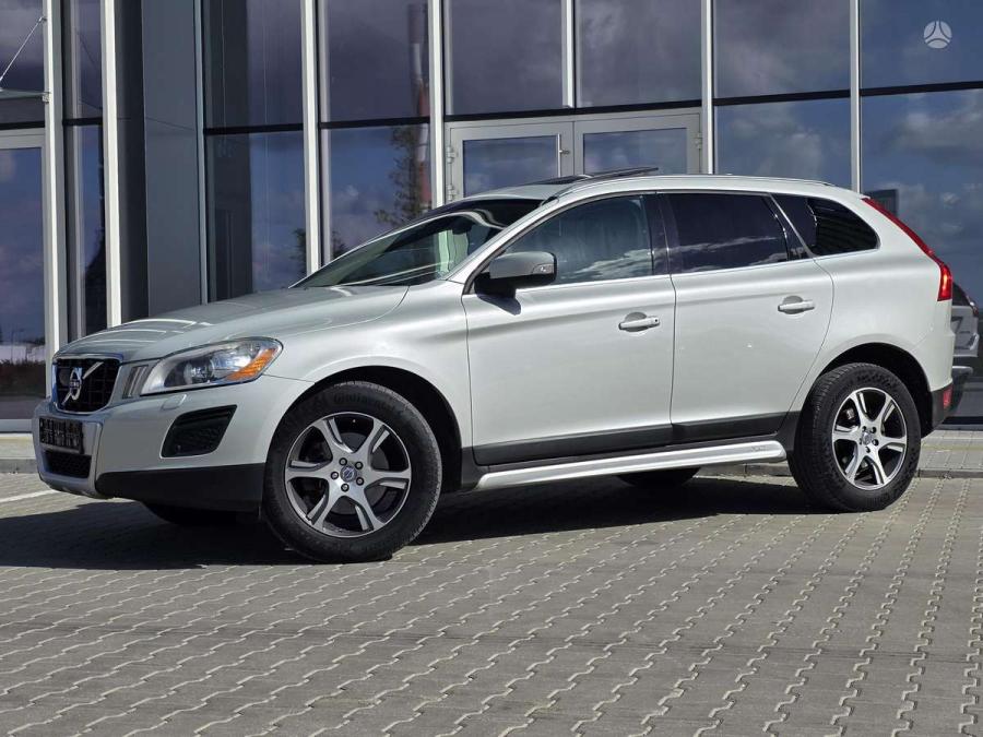 Volvo XC60 2010 in Vilnius, with an engine capacity of 2.40 L and mileage of 267 thousand km for 10650 €, photo 4 on AUTOMOTO.COM.LV