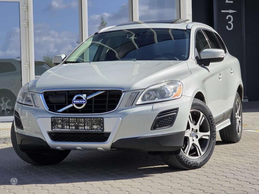 Volvo XC60 2010 in Vilnius, with an engine capacity of 2.40 L and mileage of 267 thousand km for 10650 €, photo 5 on AUTOMOTO.COM.LV