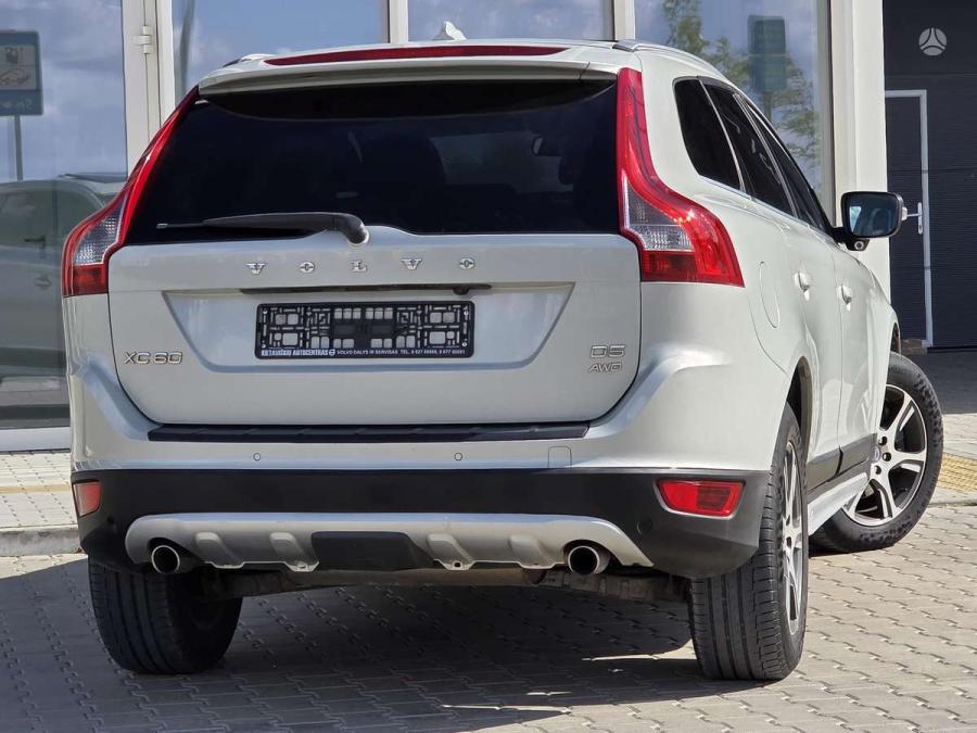 Volvo XC60 2010 in Vilnius, with an engine capacity of 2.40 L and mileage of 267 thousand km for 10650 €, photo 7 on AUTOMOTO.COM.LV
