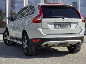 Volvo XC60 2010 in Vilnius, with an engine capacity of 2.40 L and mileage of 267 thousand km for 10650 €, photo 9 on AUTOMOTO.COM.LV