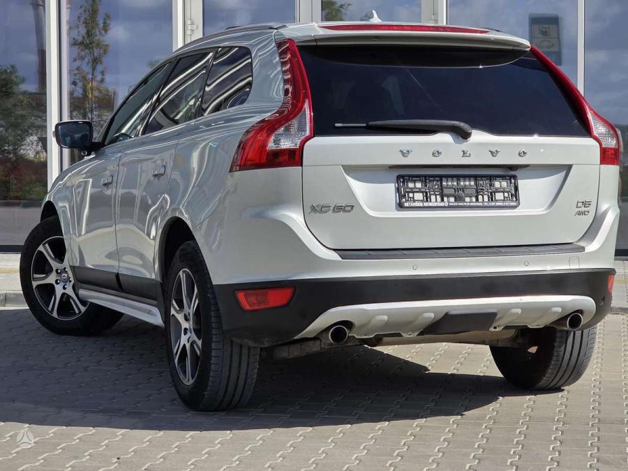 Volvo XC60 2010 in Vilnius, with an engine capacity of 2.40 L and mileage of 267 thousand km for 10650 €, photo 9 on AUTOMOTO.COM.LV